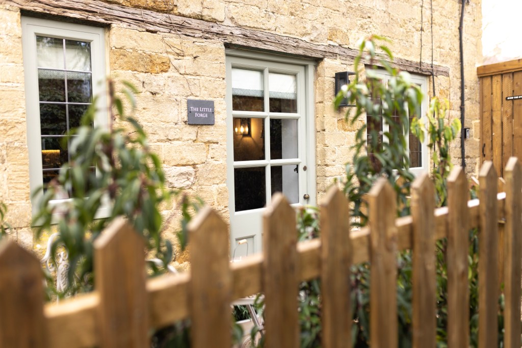 Gallery – The Little Forge, Bledington