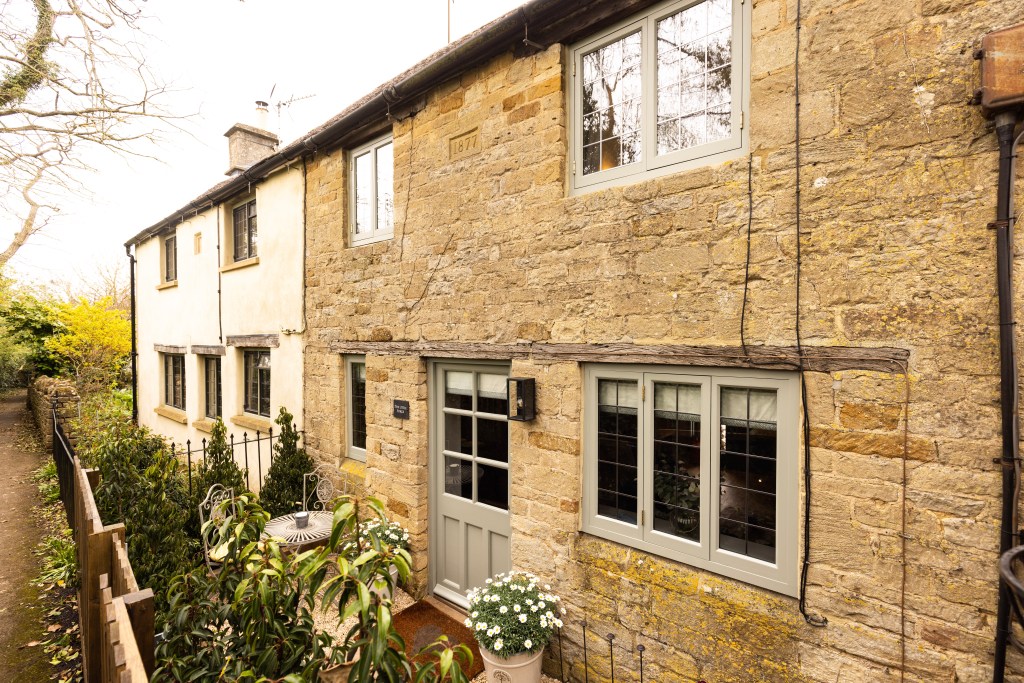 Gallery – The Little Forge, Bledington